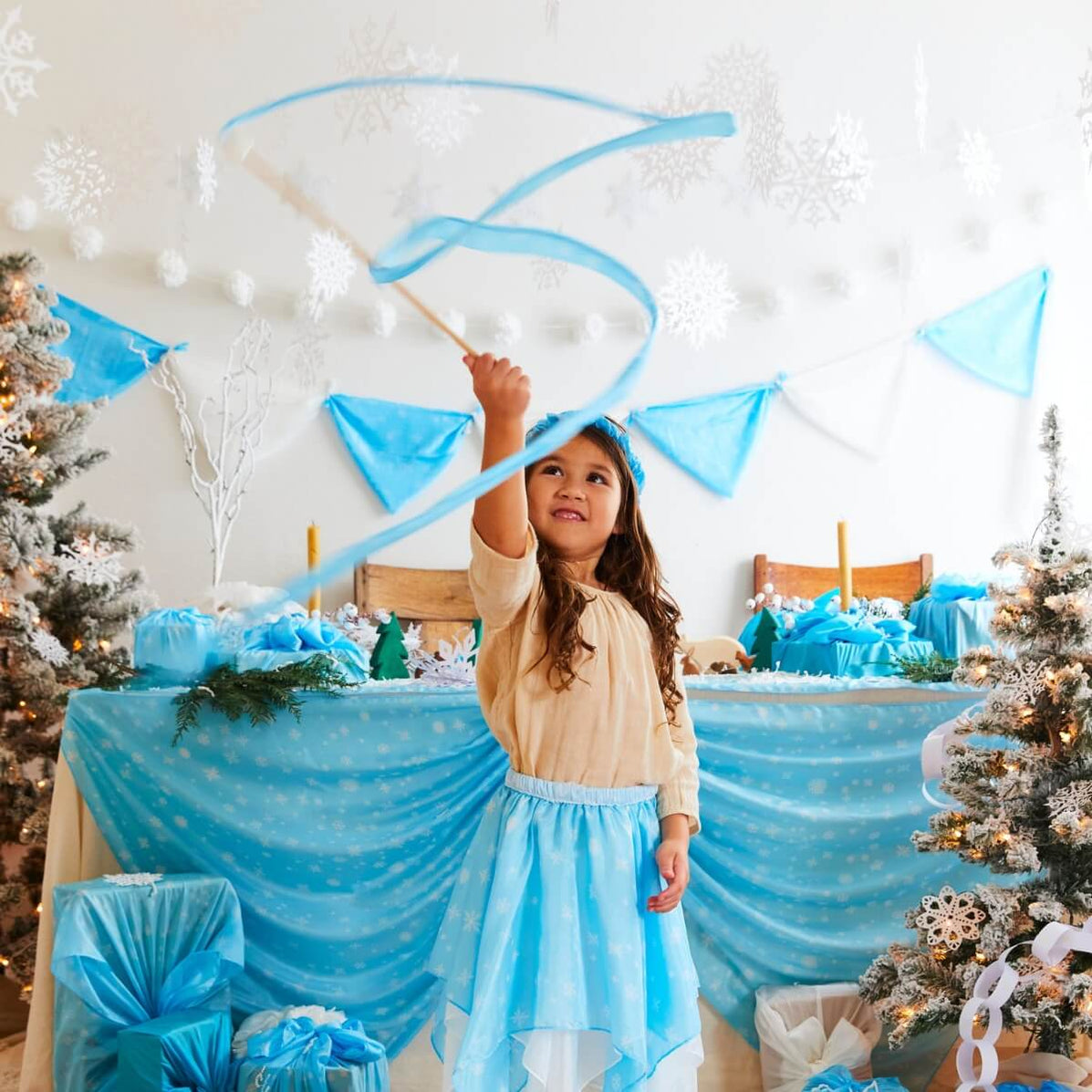 Sarah's Silks Streamer - Snowflake from Oskar's Wooden Ark