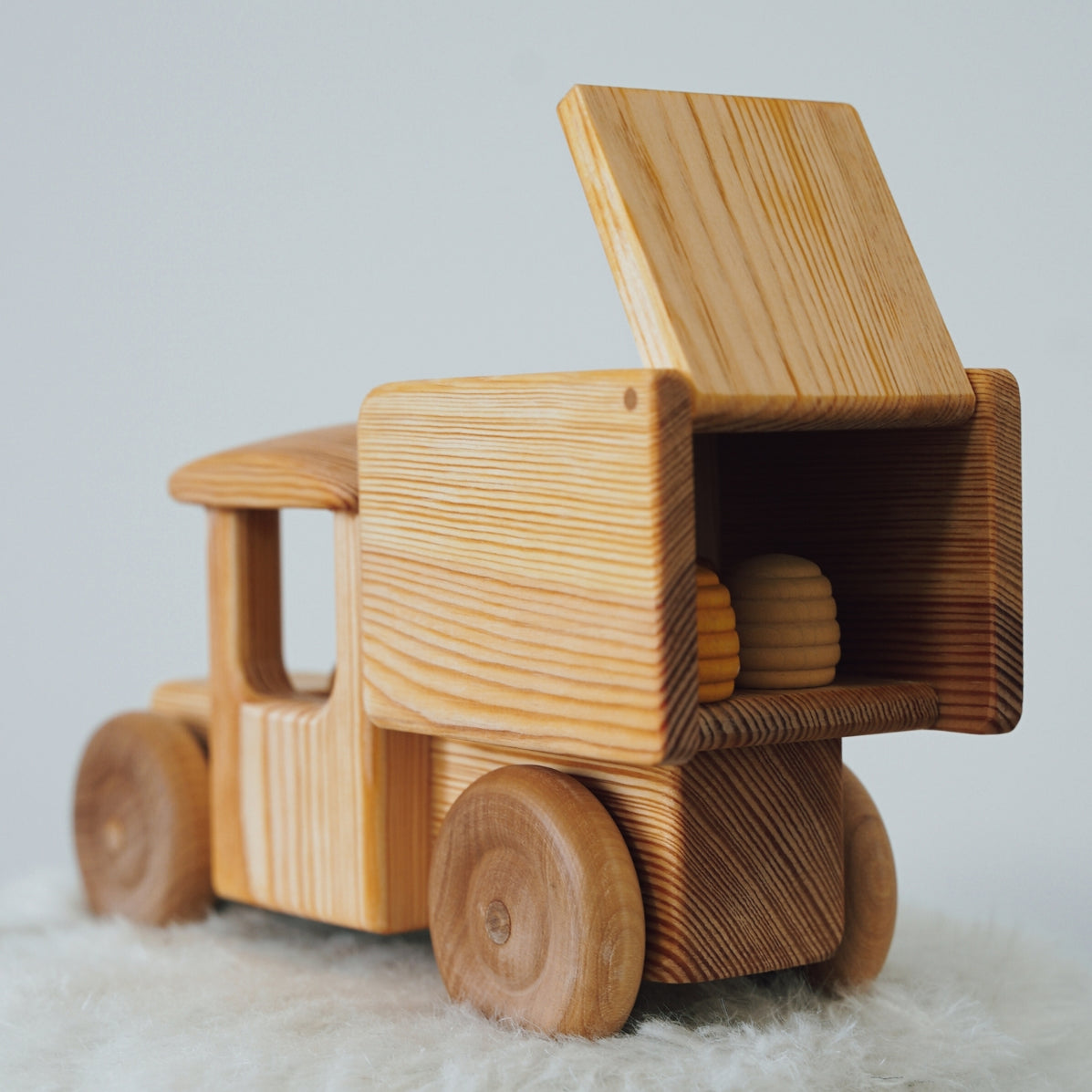 Debresk Big Delivery Van - Oskar's Wooden Ark, Australia